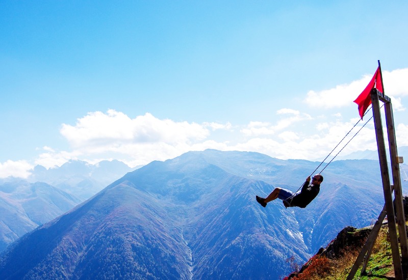 Giant Swing in Munnar - Today’s offer Rs.200 ( 20 % off)
